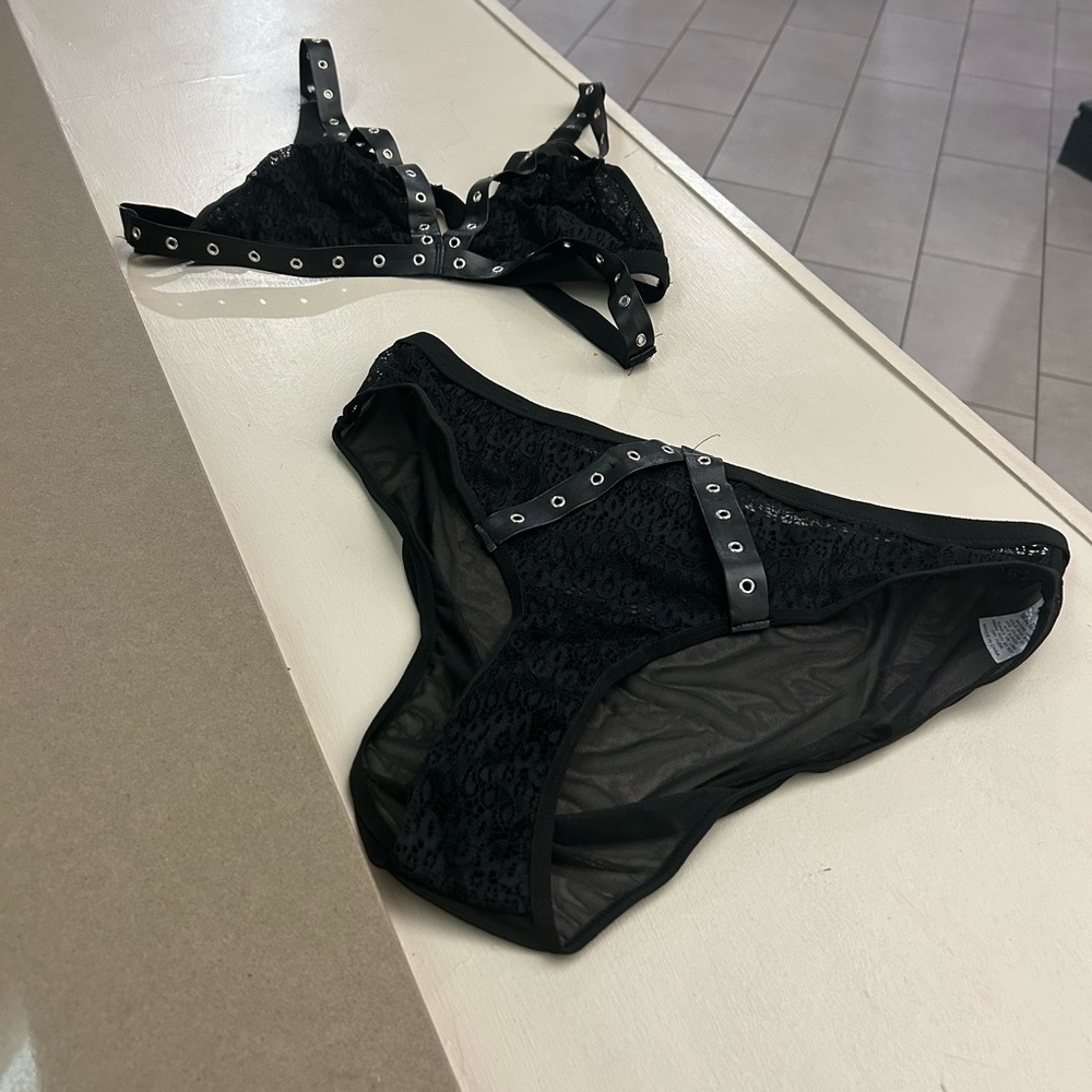Lingerie Elegant Black Lace Lingerie Set Like New 2xl - Gem